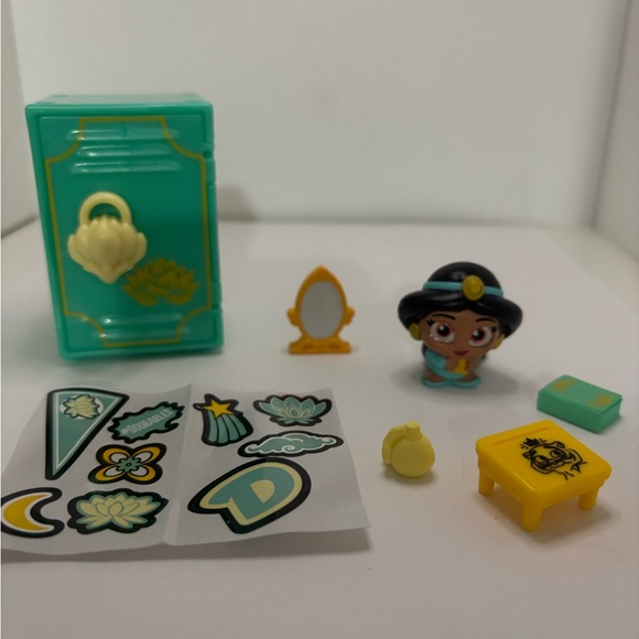 Toys | Jasmine Doorable Academy Locker | Poshmark